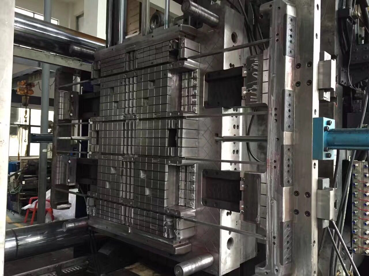 What's the injection molding process of plastic pallets - Haichen