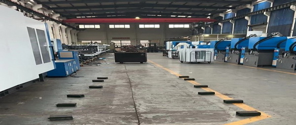 Installation and use of injection molding machine - Haichen