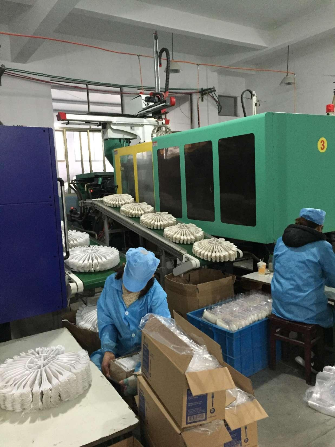 knife fork and spoon injection molding machine - Haichen