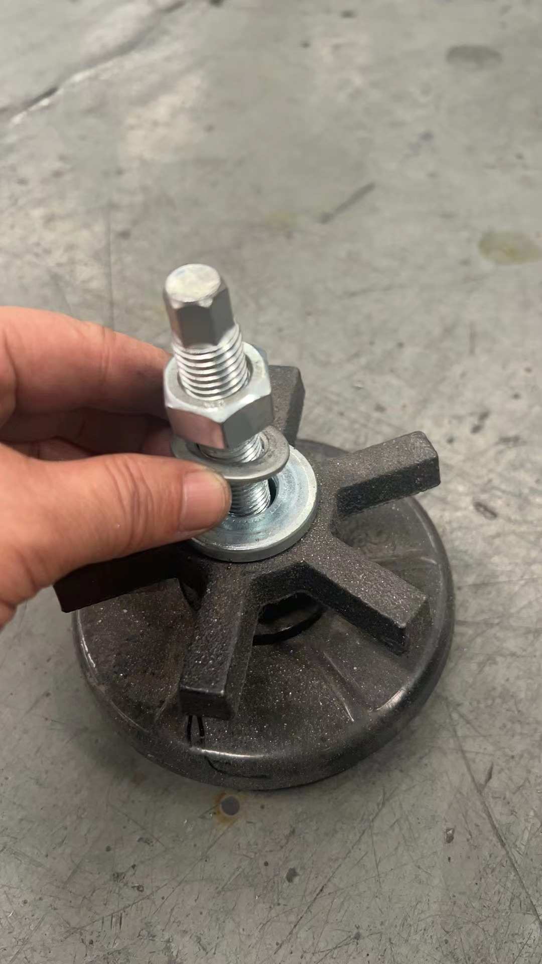 Lifting and Installation plastic injection molding machine - Haichen