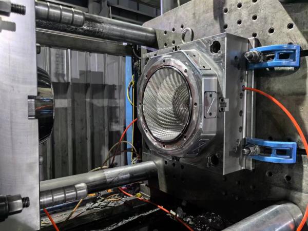 What machines are used to produce plastic basin？ - Haichen