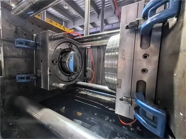 Plastic bucket making machine - Haichen