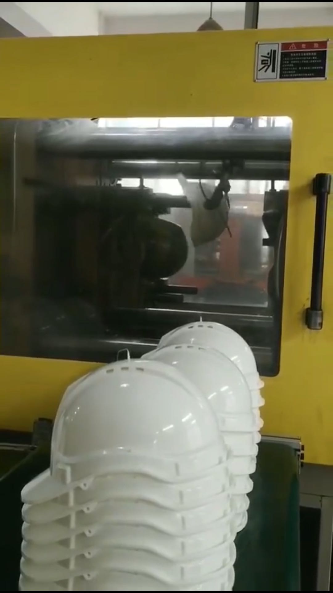 Choosing of Helmet Manufacturing Machine