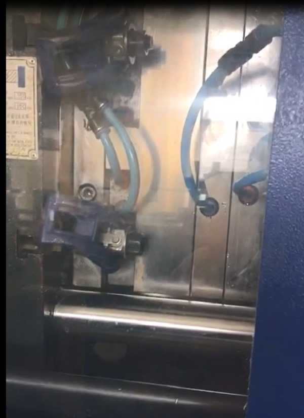 What are the types of cooling system in injection molding? - Haichen