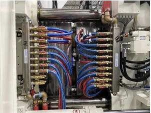 Cooling system maintenance for injection molding machine - Haichen