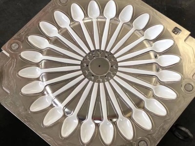 How to manufacture plastic spoons? - Haichen