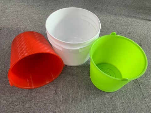 Plastic bucket injection molding principle