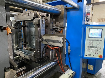 Operation process of injection molding machine - Haichen