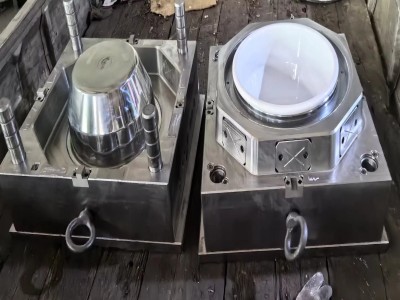 Mold pressure plate application for injection molding machine - Haichen