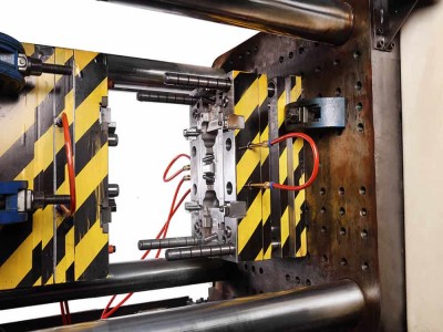 Tips to install Plastic Injection Mould on Injection Molding Machine - Haichen